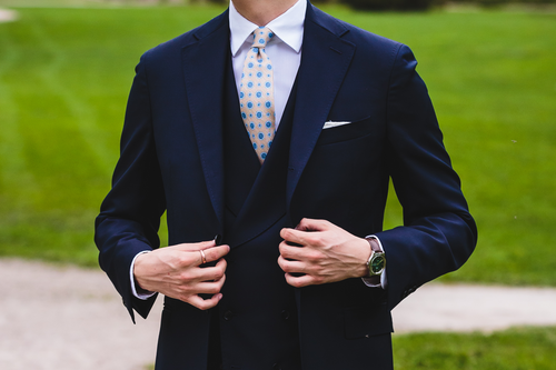 Näin pukeudut smokkiin oikein